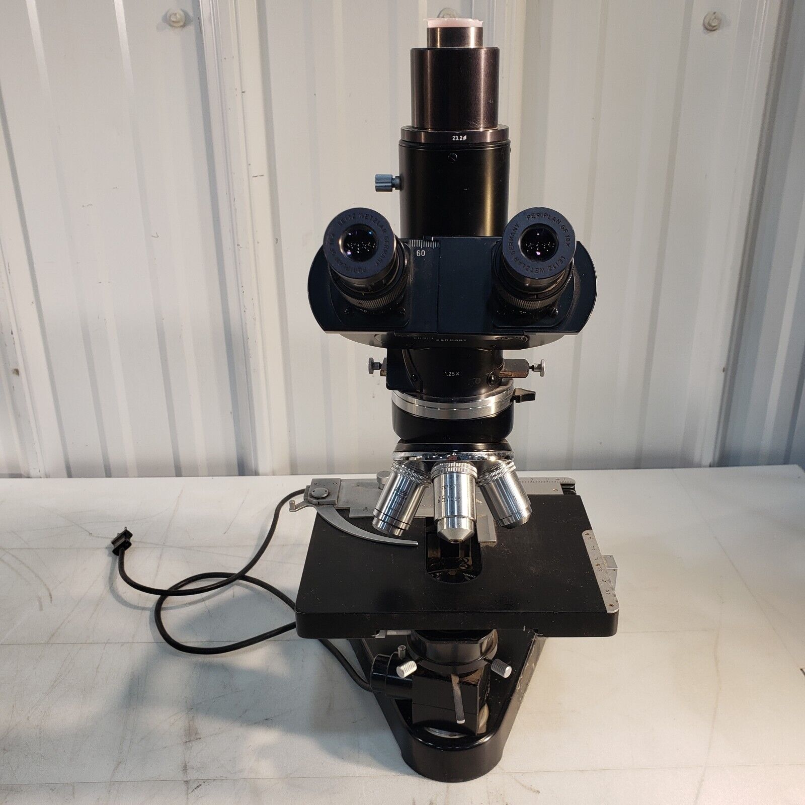 Leitz Wetzlar 716547 Upright Microscope w/ Four Objective Lenses, Two – Lab Liquidators Store