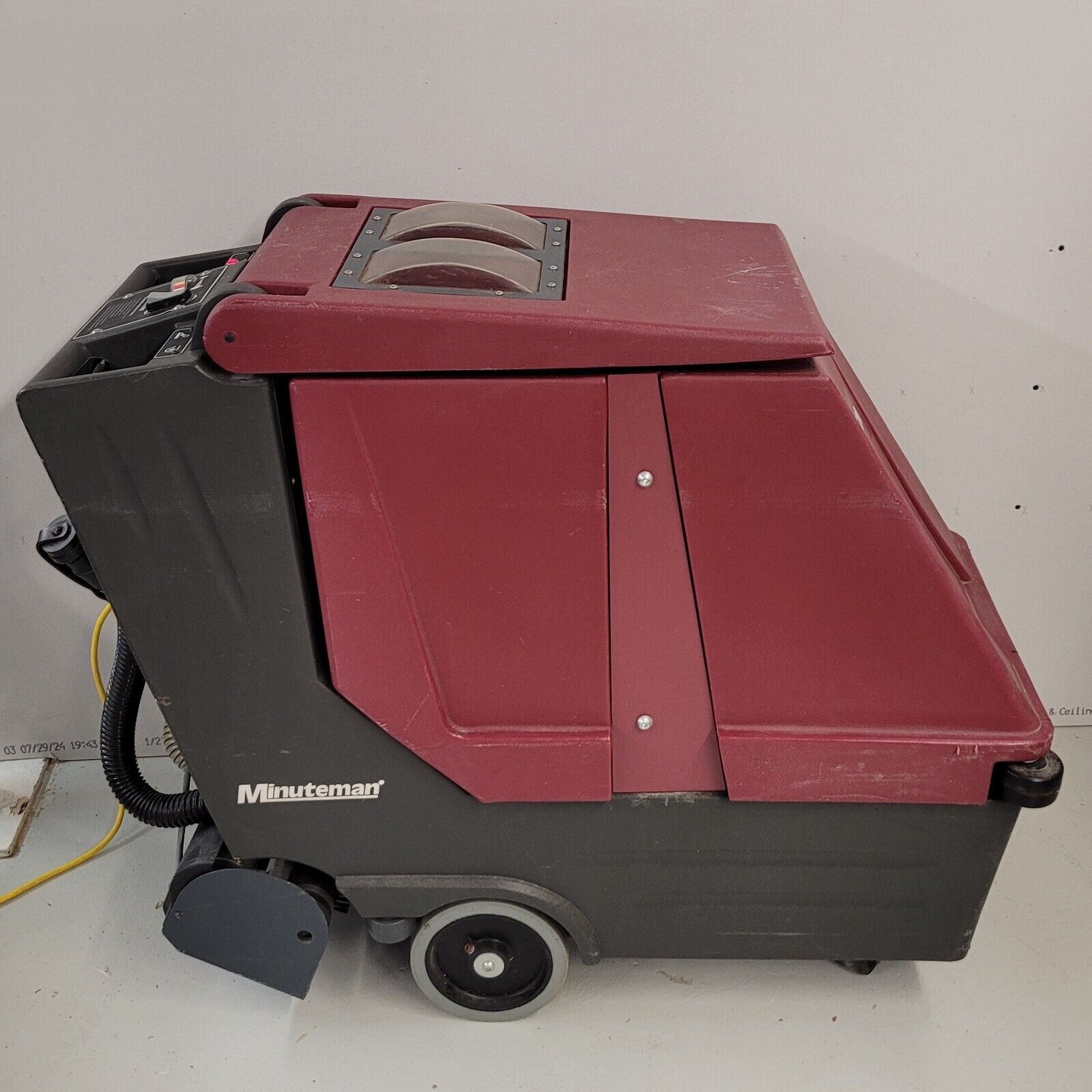 Minuteman Ambassador 20 Walk Behind Carpet Cleaner Extractor Tested C8 ...