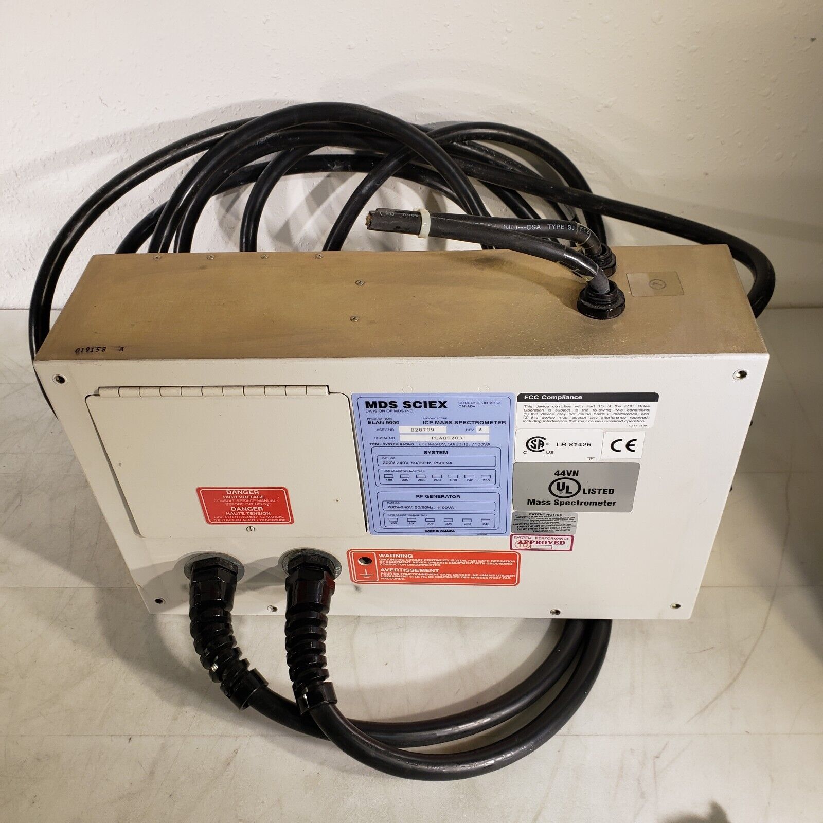 MDS SCIEX Elan 9000 PDU Power Dist Breaker Box 028709 From ICP Mass Sp ...