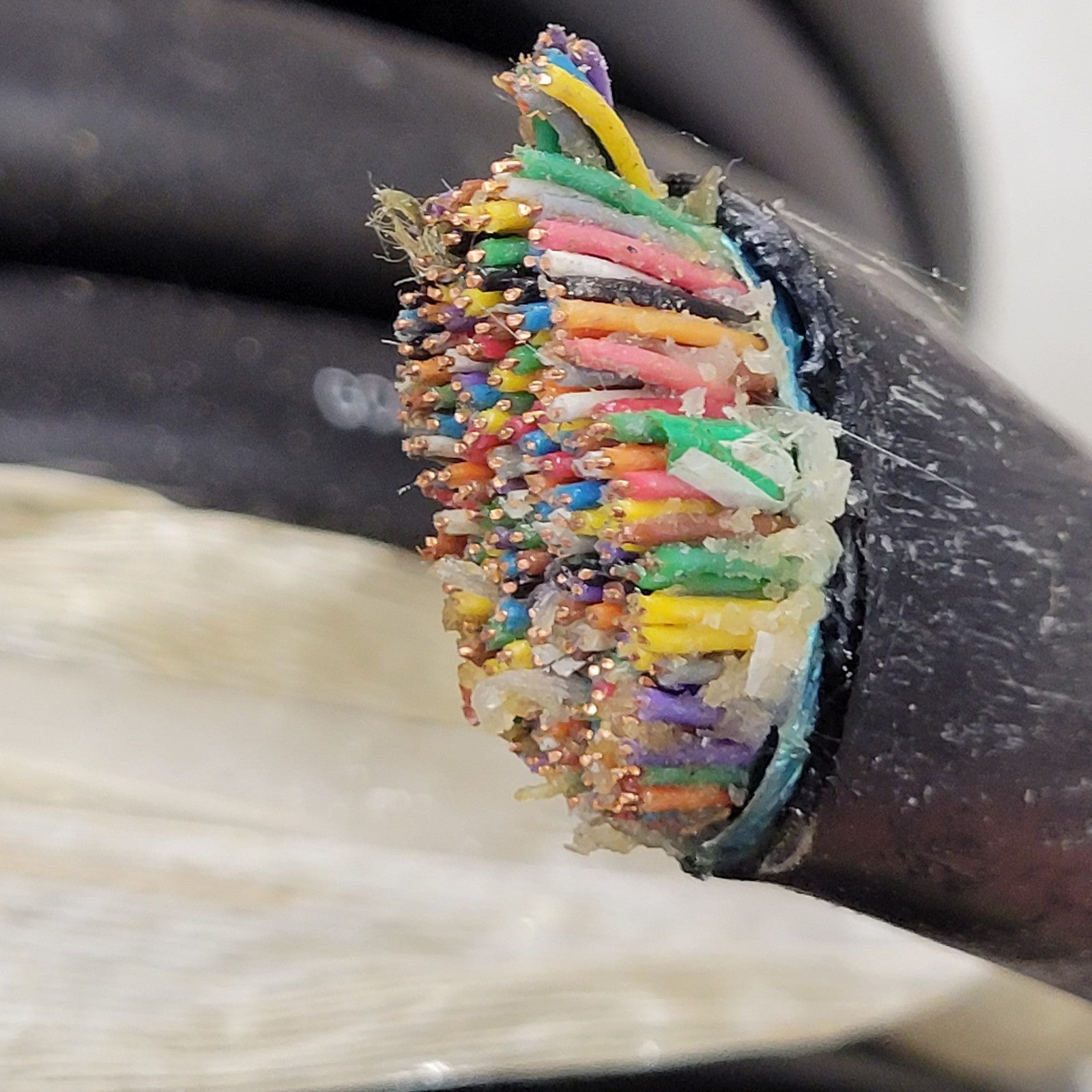 PRICER PER FOOT - General Cable 010-2000 100-Pair 24AWG Colorful Coppe ...