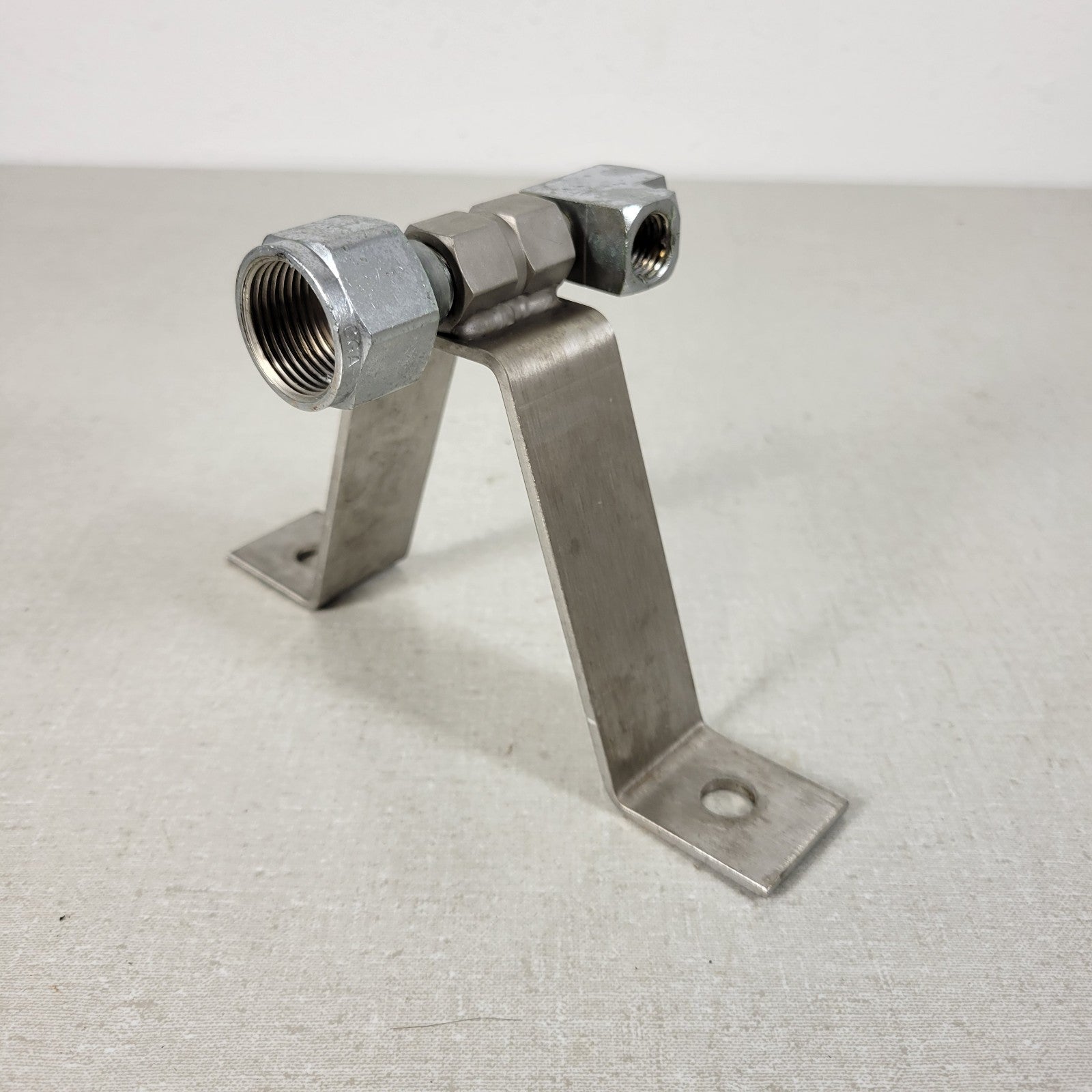 Hose Fitting Bracket CGA580 7/8" Nut To Right Angle T Fitting 1/2" NPT ...