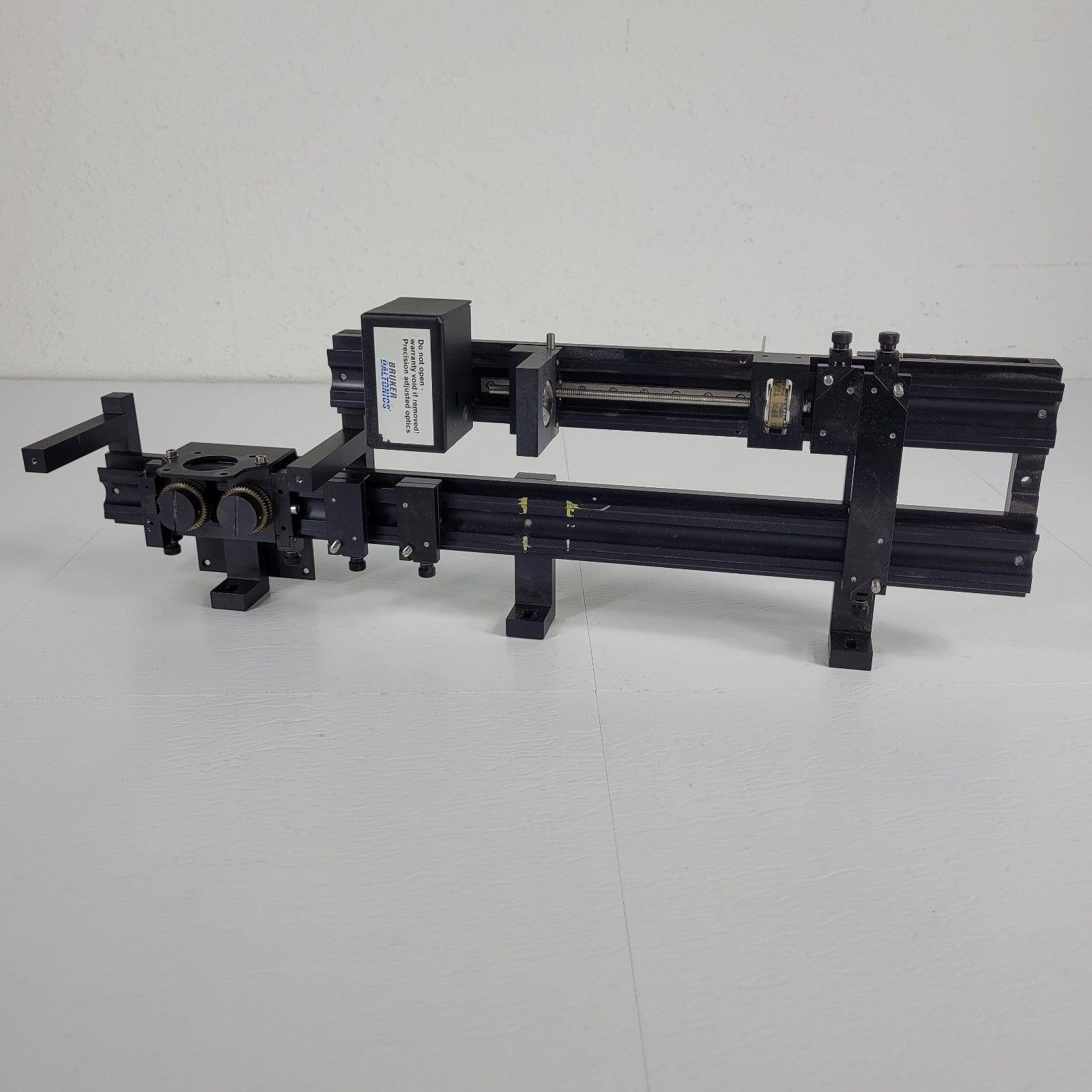 Small "V" Optical Rail Assembly High Precision Belt Driven Lens Moveme ...