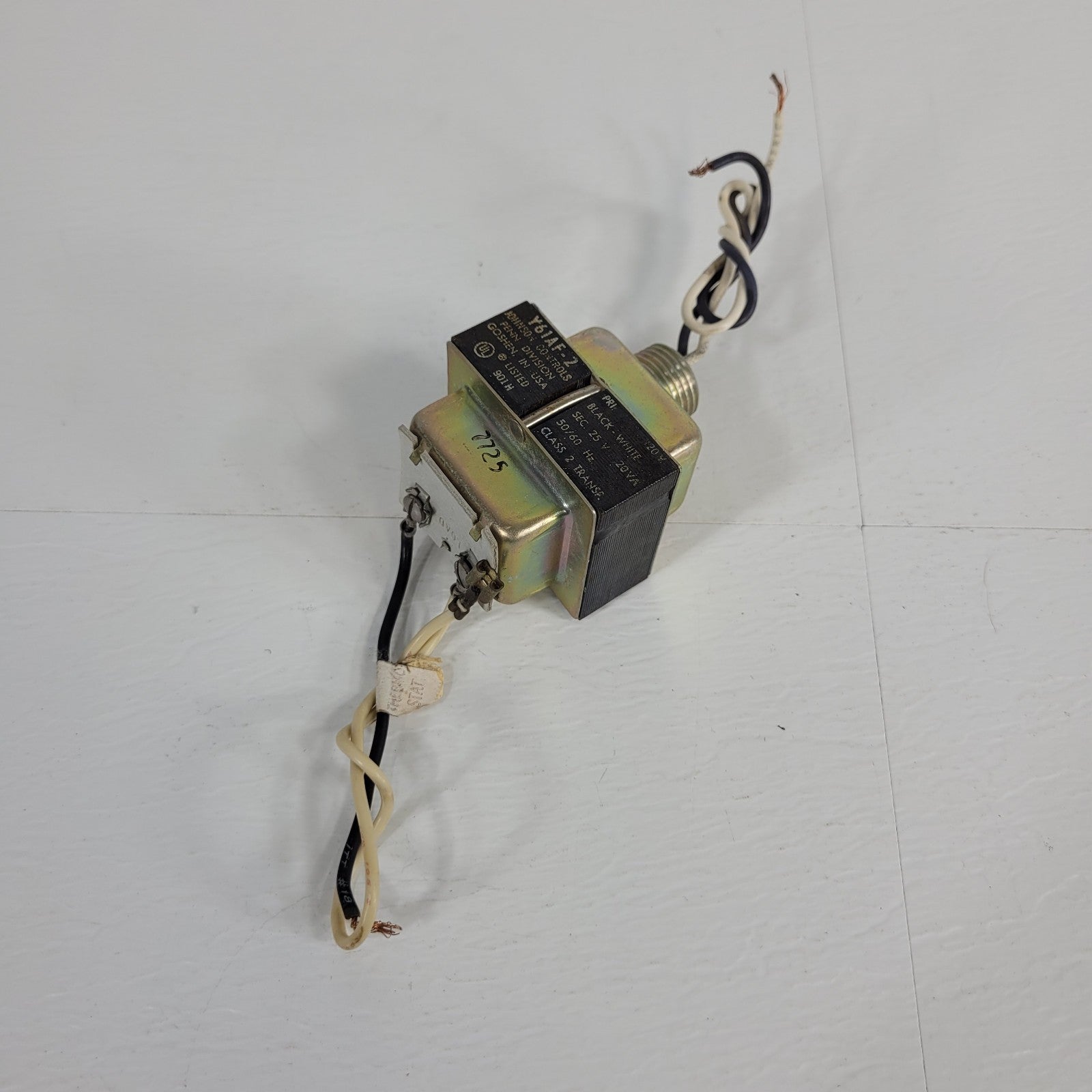Johnson Controls Y61AF-2 Thermostat Voltage Transformer 120V To 25V 20 ...