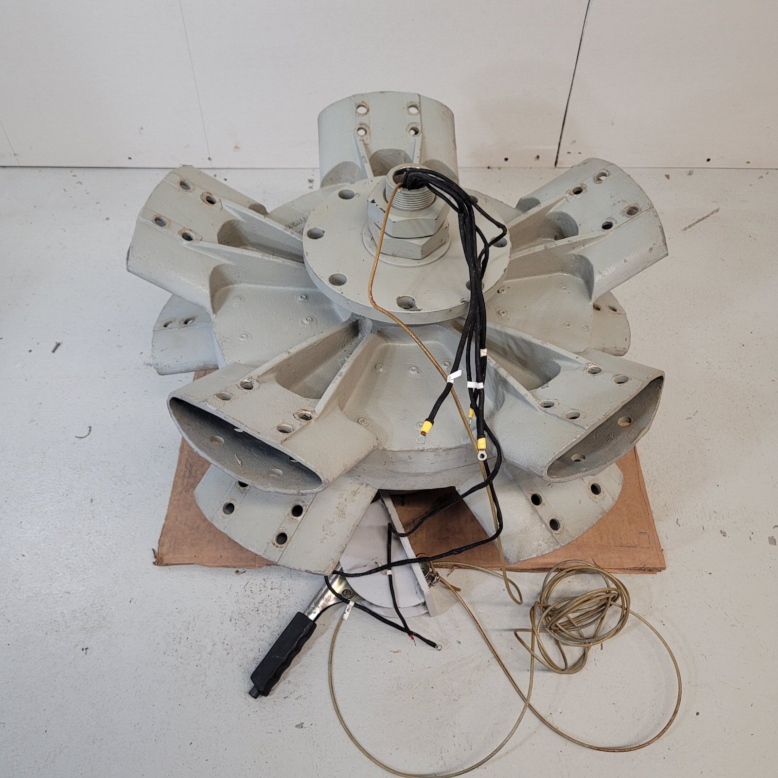 Vawt Muce Vertical Axis Wind Turbine 3.2kW Motor Generator 450 Hub 3Ph ...