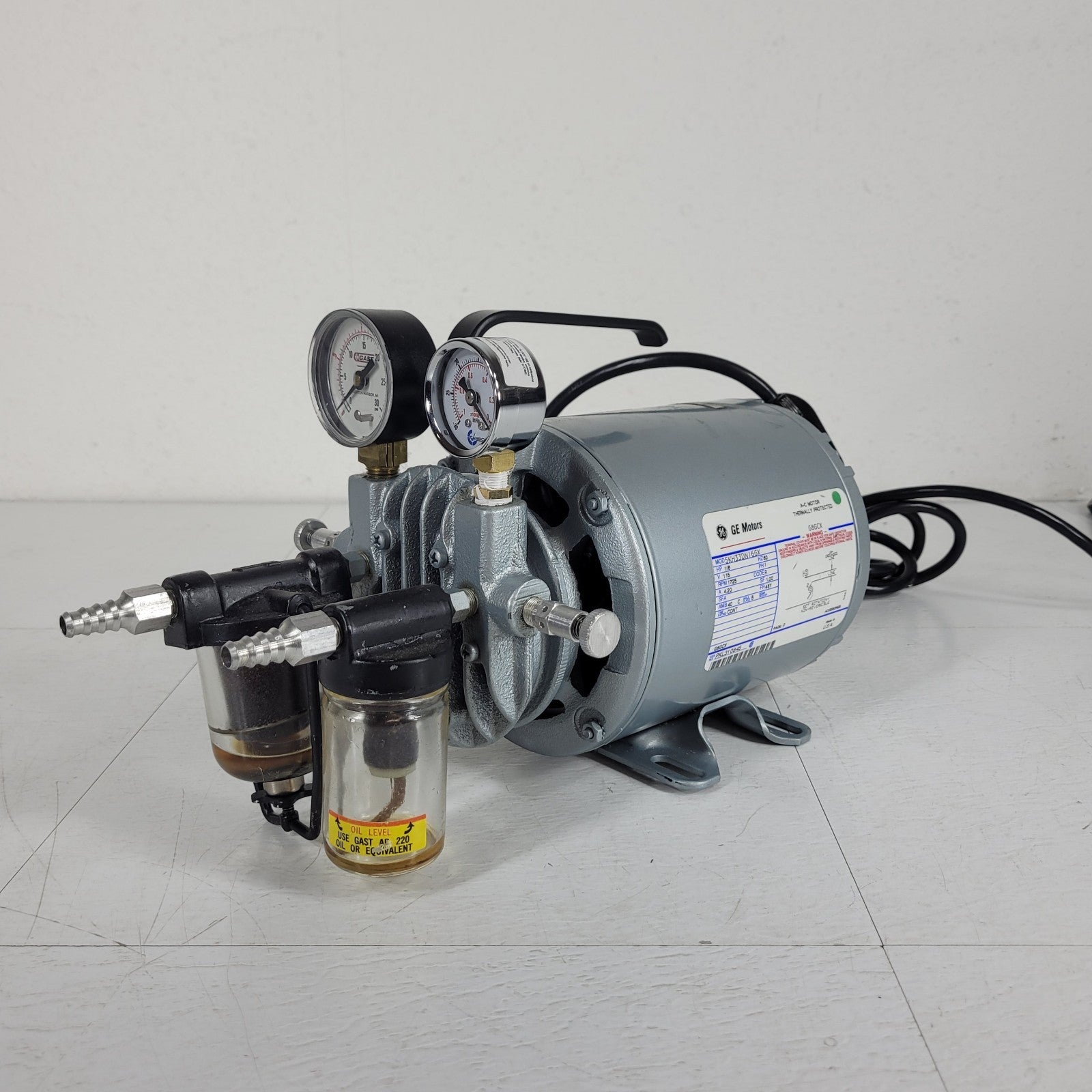 TESTED PULLS STRONG Gast G8GCX Air Vacuum Compressor Pump 1/6HP Collec ...