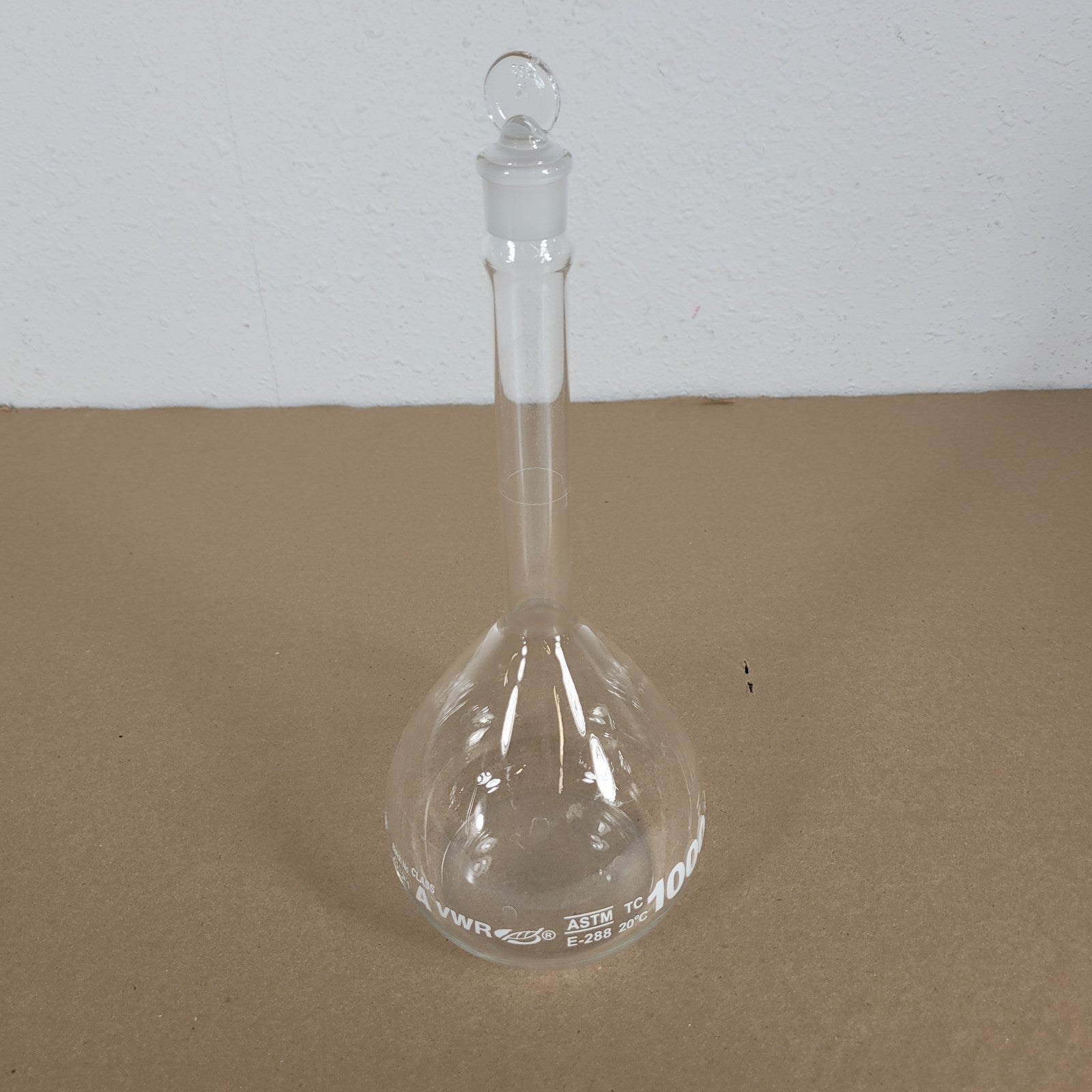 VWR ASTM E-288 1000mL Volumetric Flask Class A Borosilicate Glass w/ S ...