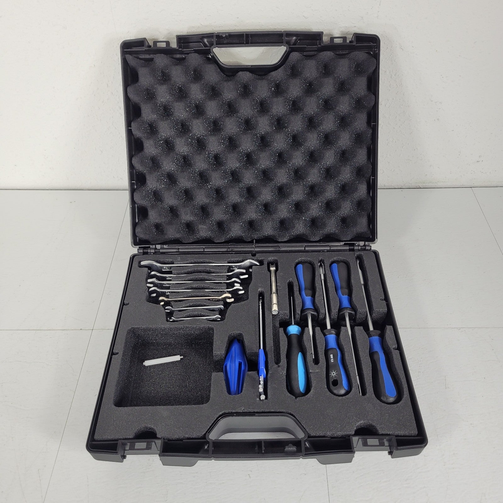 Agilent Technologies G7120-68708 InfinityLab System Toolkit for LC Ins ...