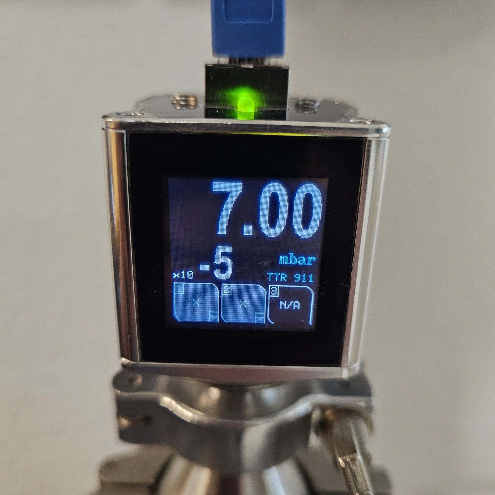 Leybold TTR 911 N S THERMOVAC Pirani Vacuum Gauge w/ Display, KF16 Fla ...