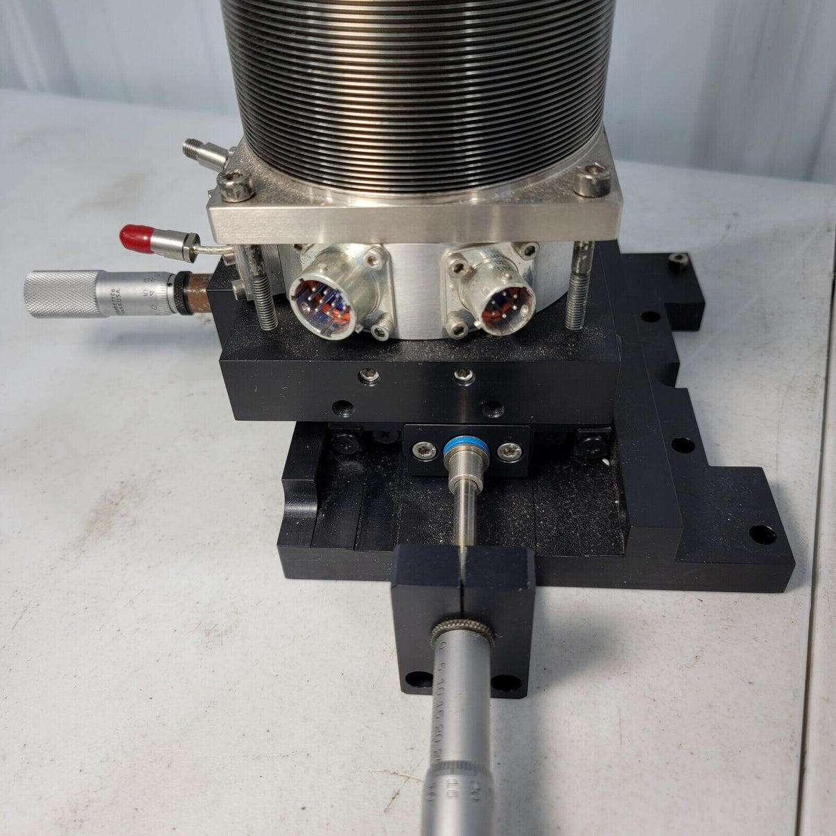 2-Axis X-Y Stage Vacuum Mounted Probe Bellows w/ Electrical Feedthroug ...