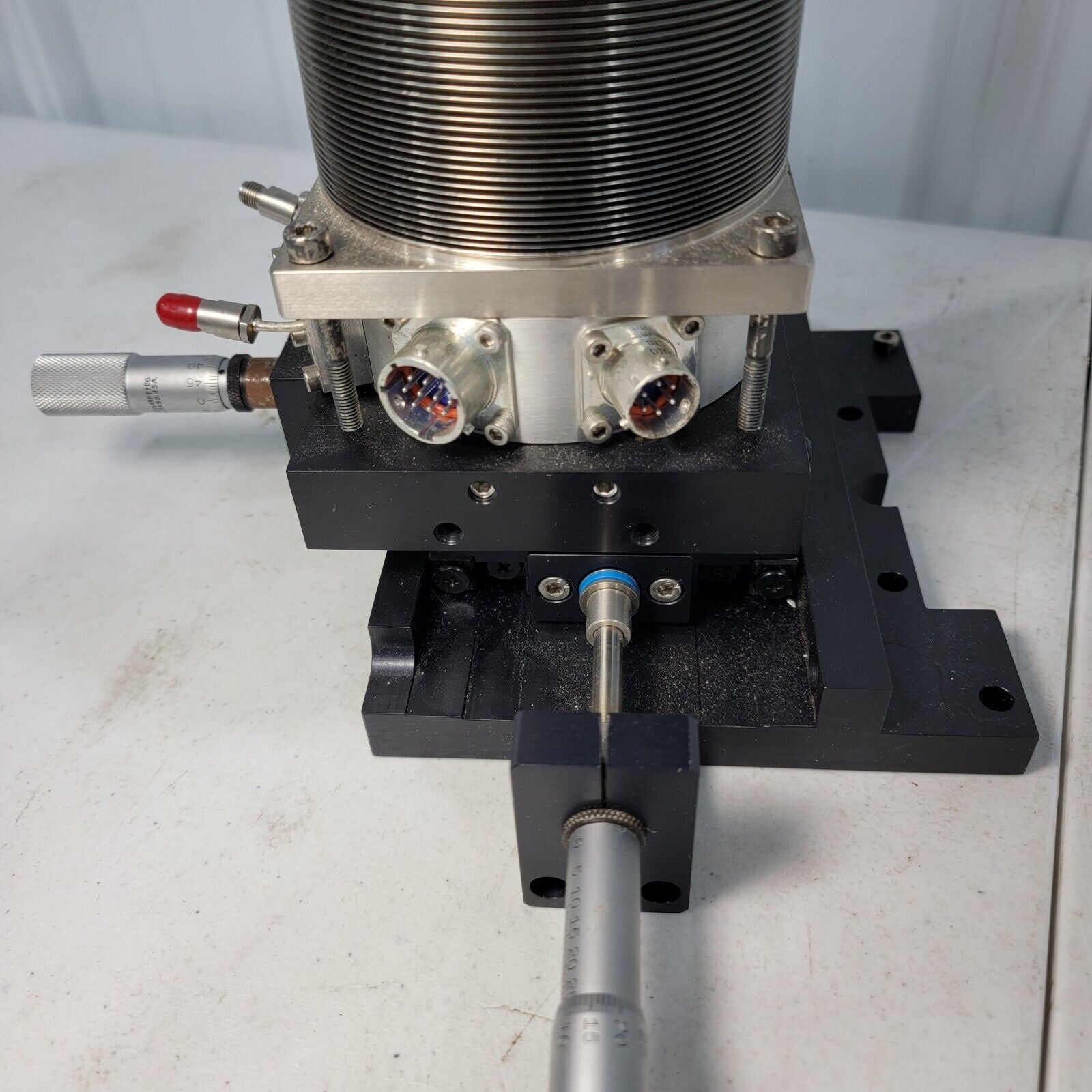 2-Axis X-Y Stage Vacuum Mounted Probe Bellows w/ Electrical Feedthroug ...