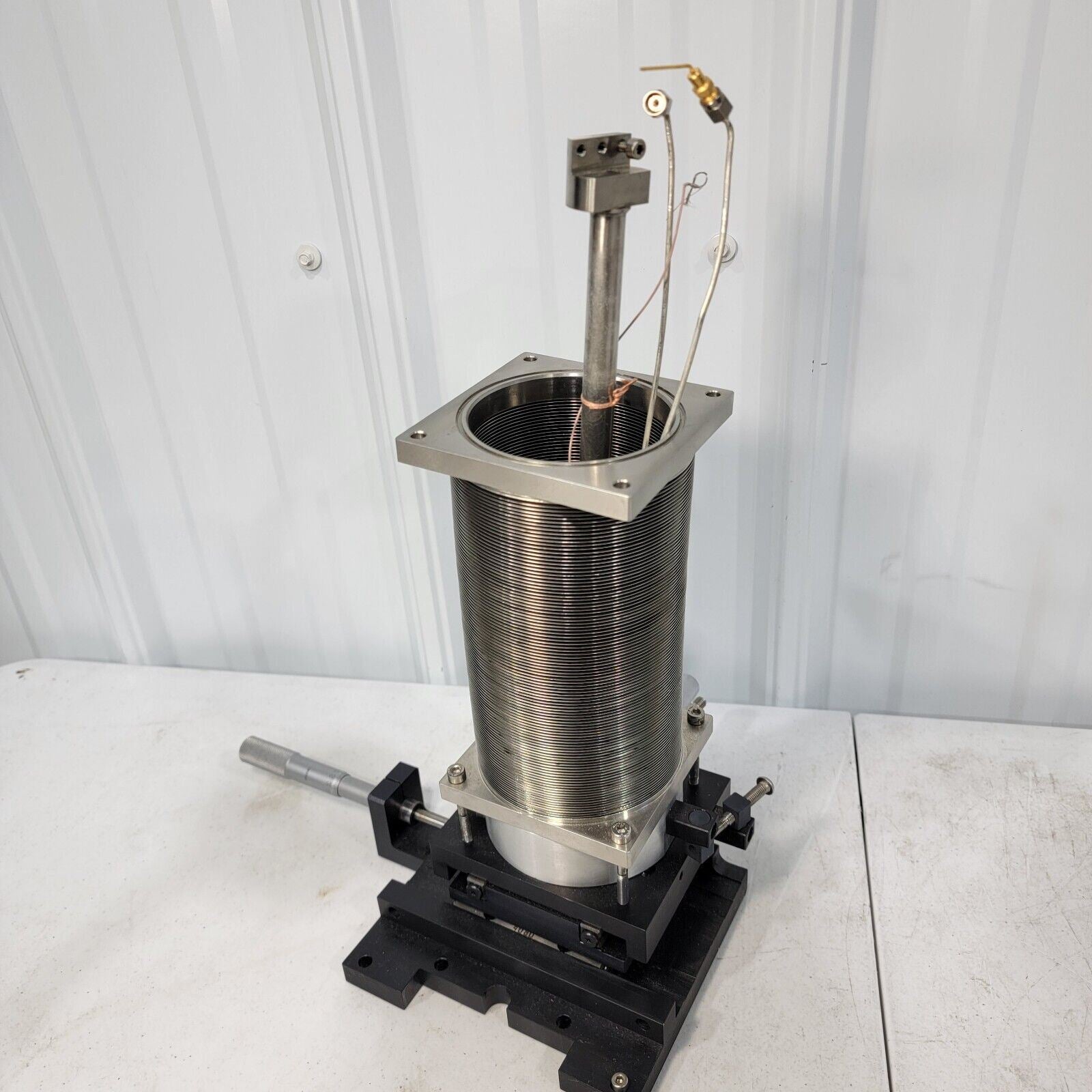 2-Axis X-Y Stage Vacuum Mounted Probe Bellows w/ Electrical Feedthroug ...