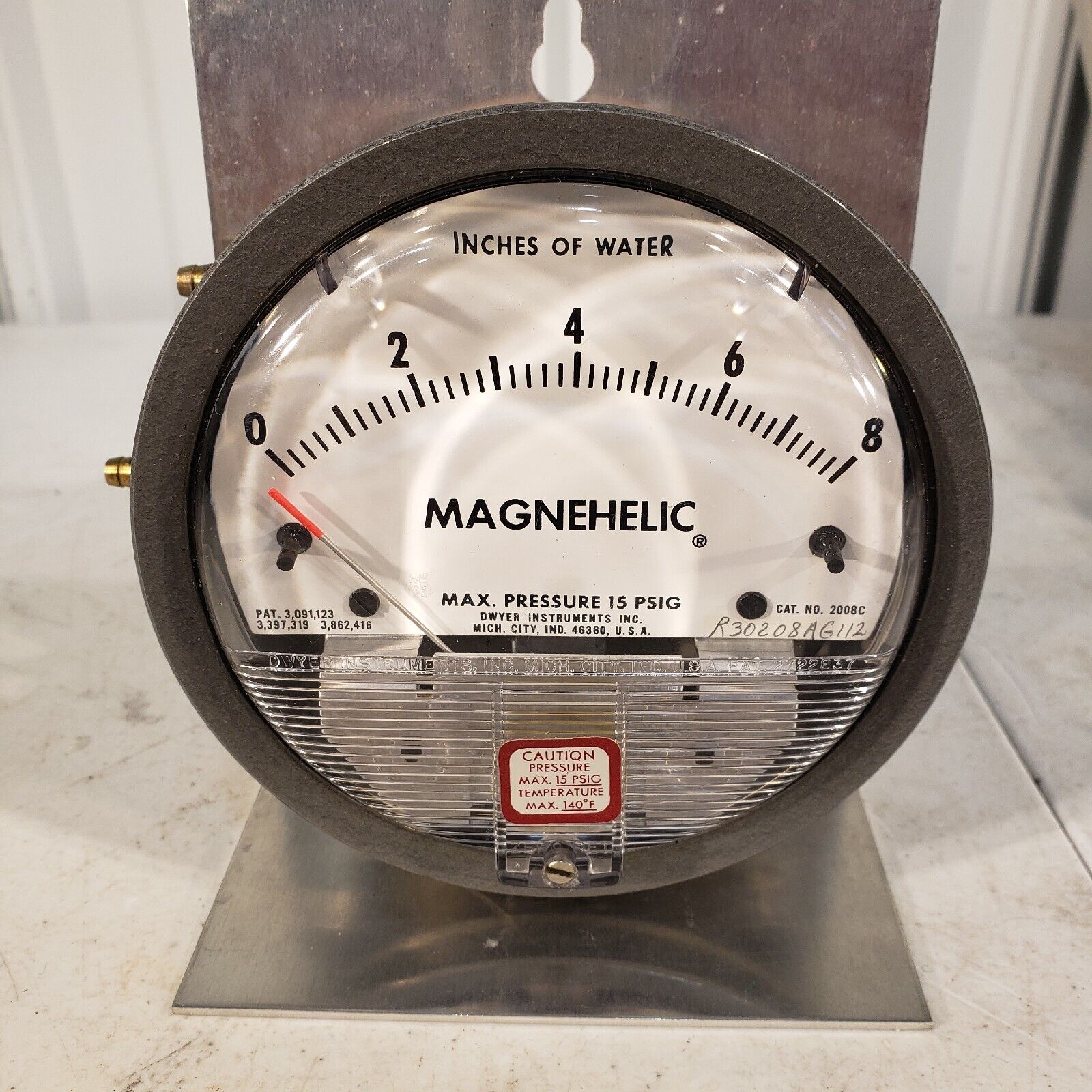 Dwyer 2008C Magnehelic Differential Pressure Gauge Max 15 PSIG Max 140 ...