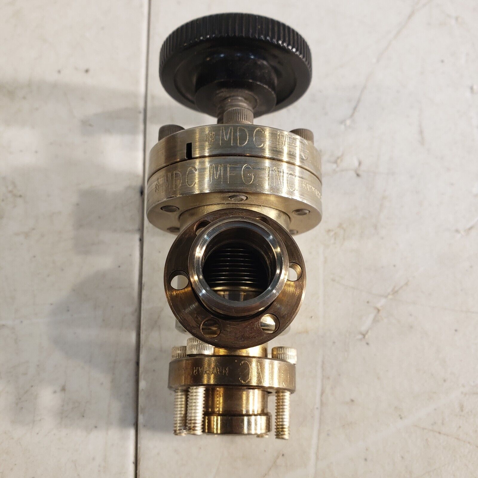 MDC 90 Degree Manual Angle Valve DN16CF 1.33" Conflat Flange Stainless ...
