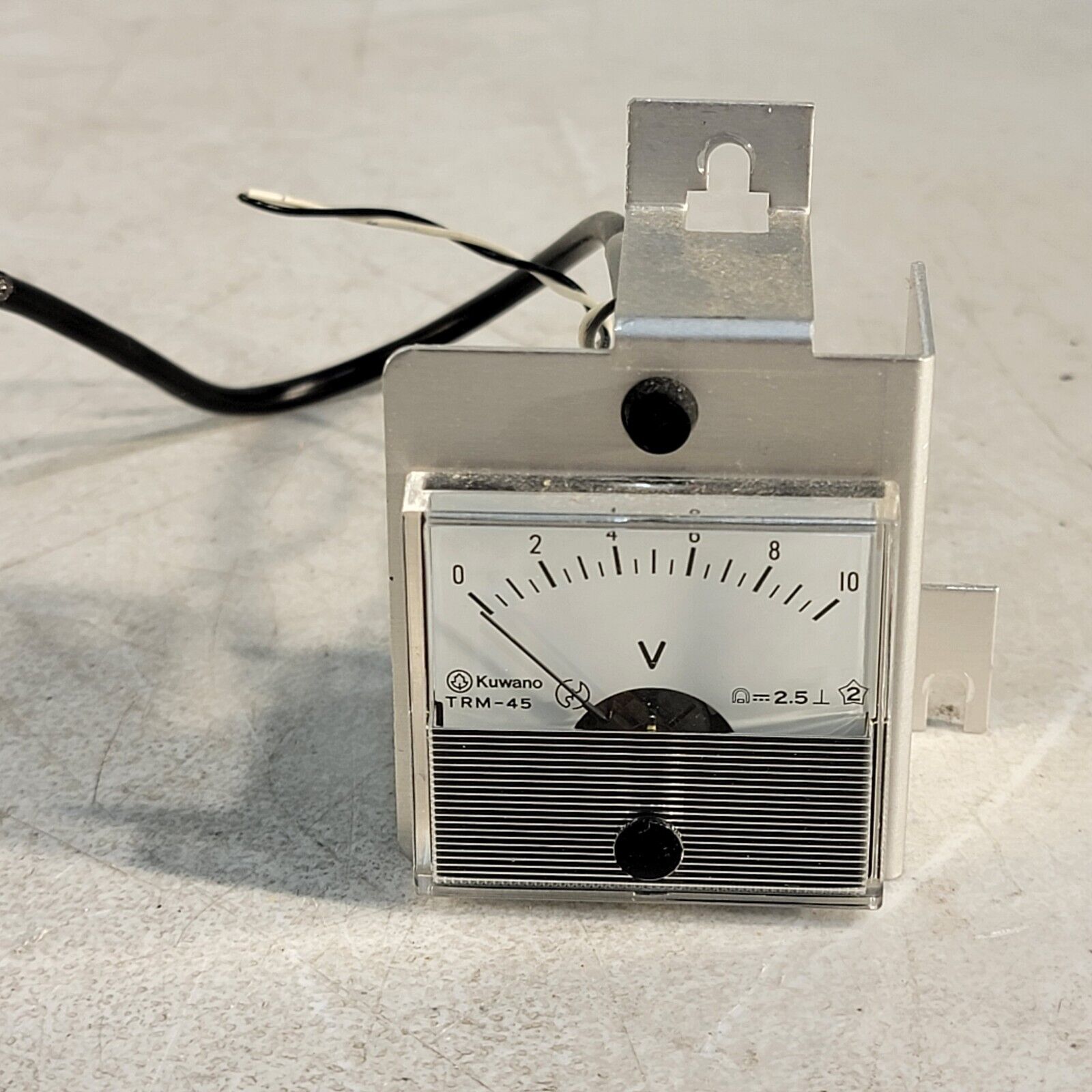 KUWANO V Meter TRM-45 0-10 Volts Shibukawa No. 503998 w/ Mounting Brac ...